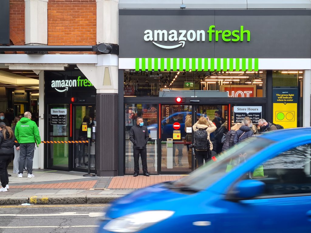 Amazon Fresh opens its first till-less grocery store in London ...