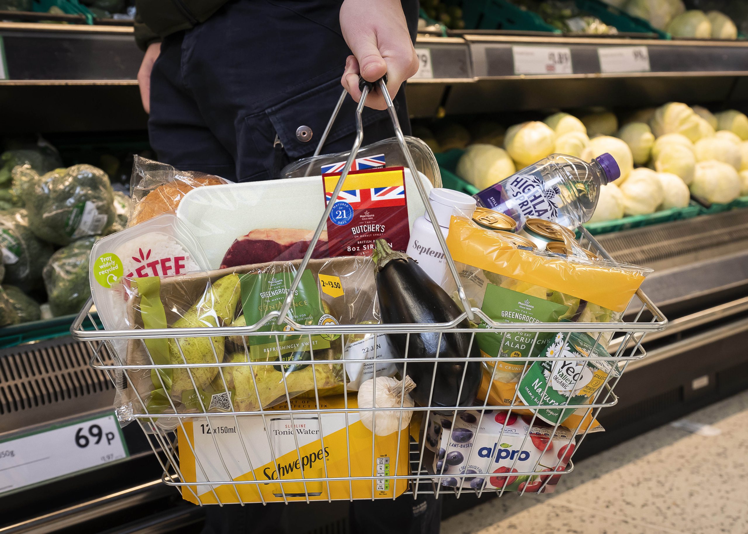 Morrisons cuts prices across 820 products